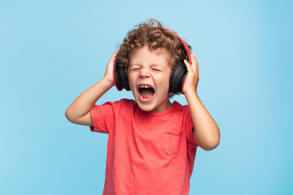 Riesgos de escuchar la música demasiado alta - Aural